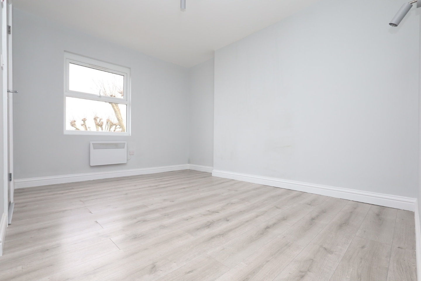 London - Studio Flat, St Julian's Farm Rd, SE27 - To Rent Now for £ ...