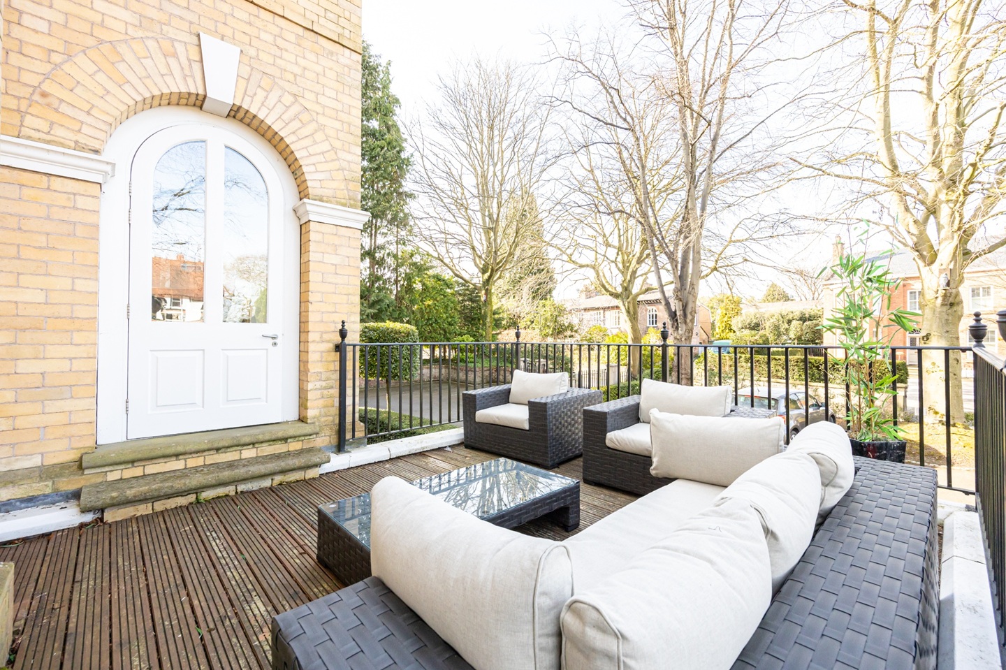 Bowdon, Altrincham - 2 Bed Flat, Chesham House, WA14 - To Rent Now for ...
