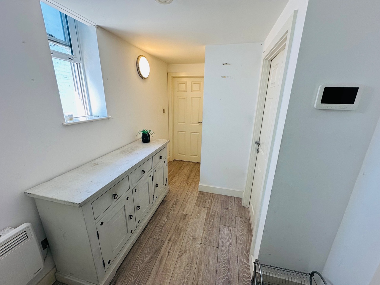 Crayford - 1 Bed Flat, Station Road, DA1 - To Rent Now for £1,199.00 p/m