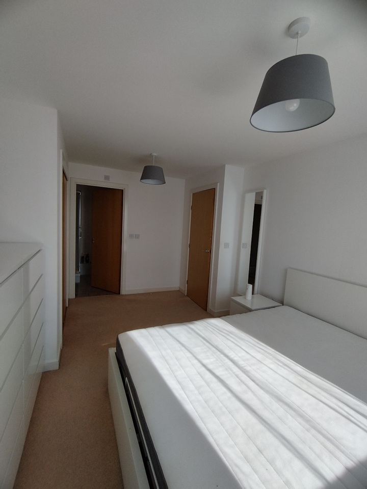 Slough - 2 Bed Flat, Quadrivium Point, SL1 - To Rent Now for £1,400.00 p/m