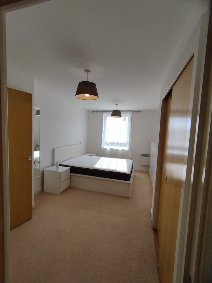 Slough - 2 Bed Flat, Quadrivium Point, SL1 - To Rent Now for £1,400.00 p/m