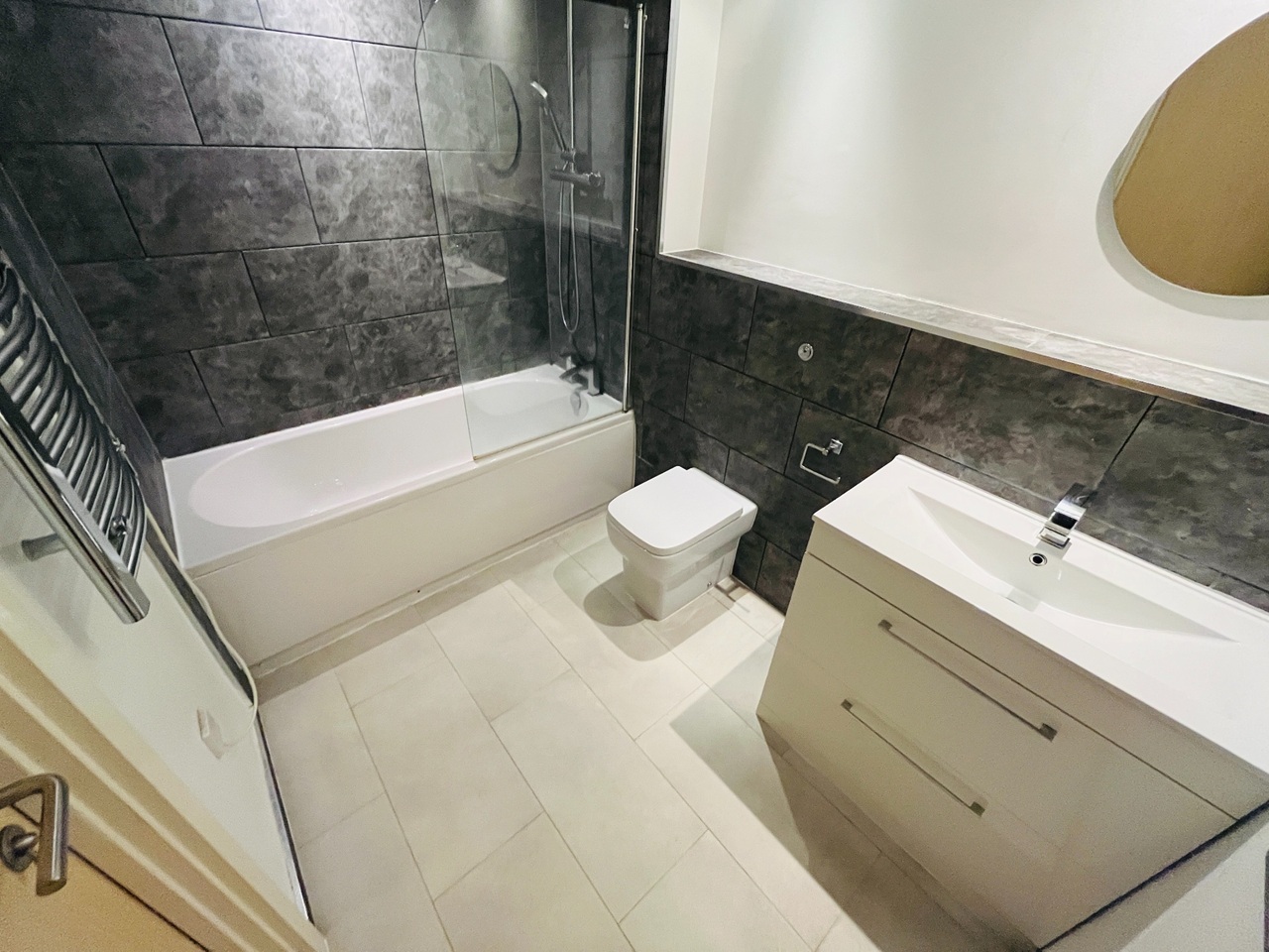 Manchester - 1 Bed Flat, Water Street, M3 - To Rent Now for £1,150.00 p/m