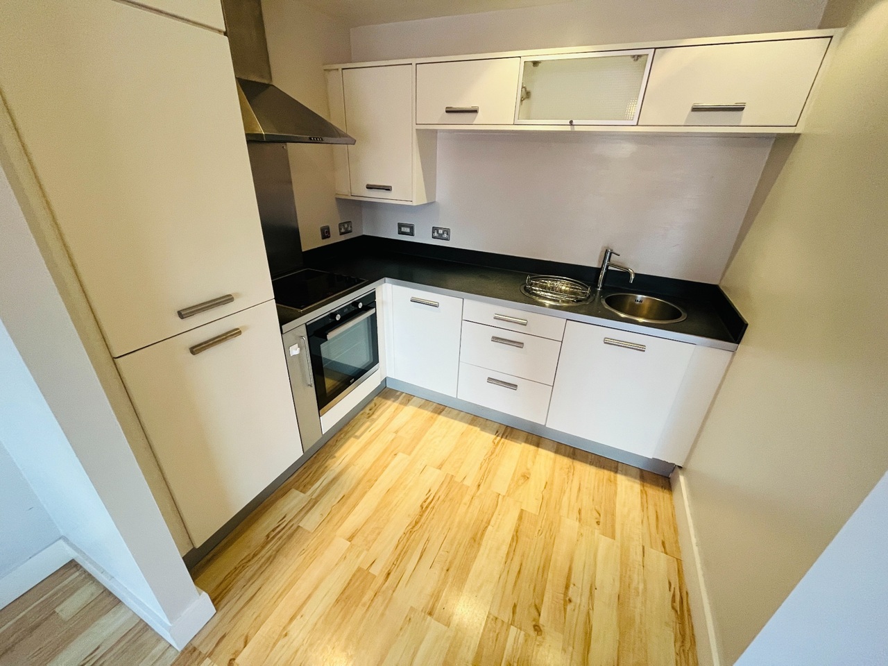 Manchester - 1 Bed Flat, Water Street, M3 - To Rent Now for £1,150.00 p/m