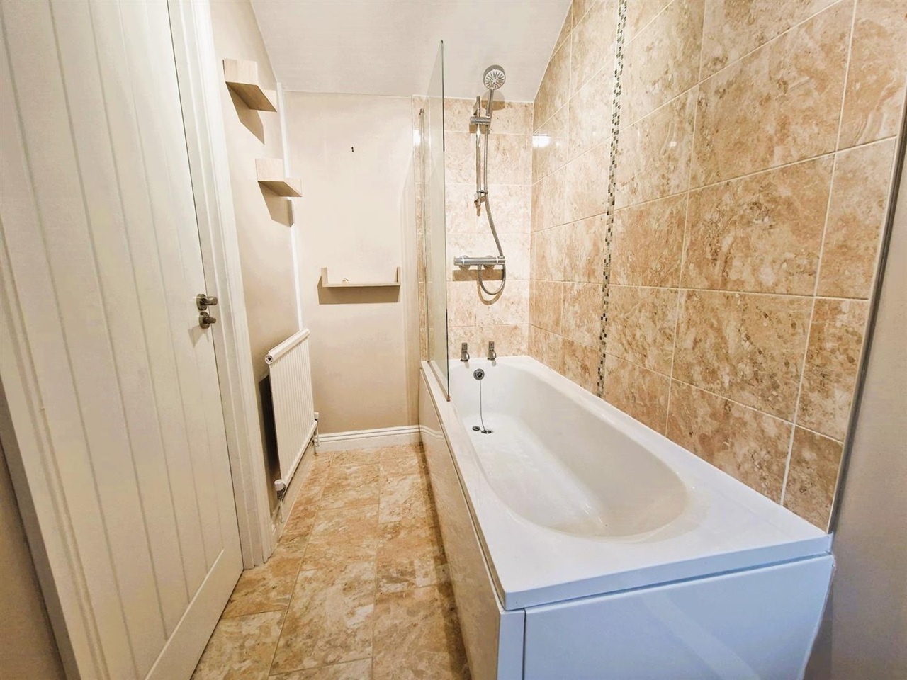 Ferndale - 3 Bed Terraced House, Middle Terrace, CF43 - To Rent Now for ...
