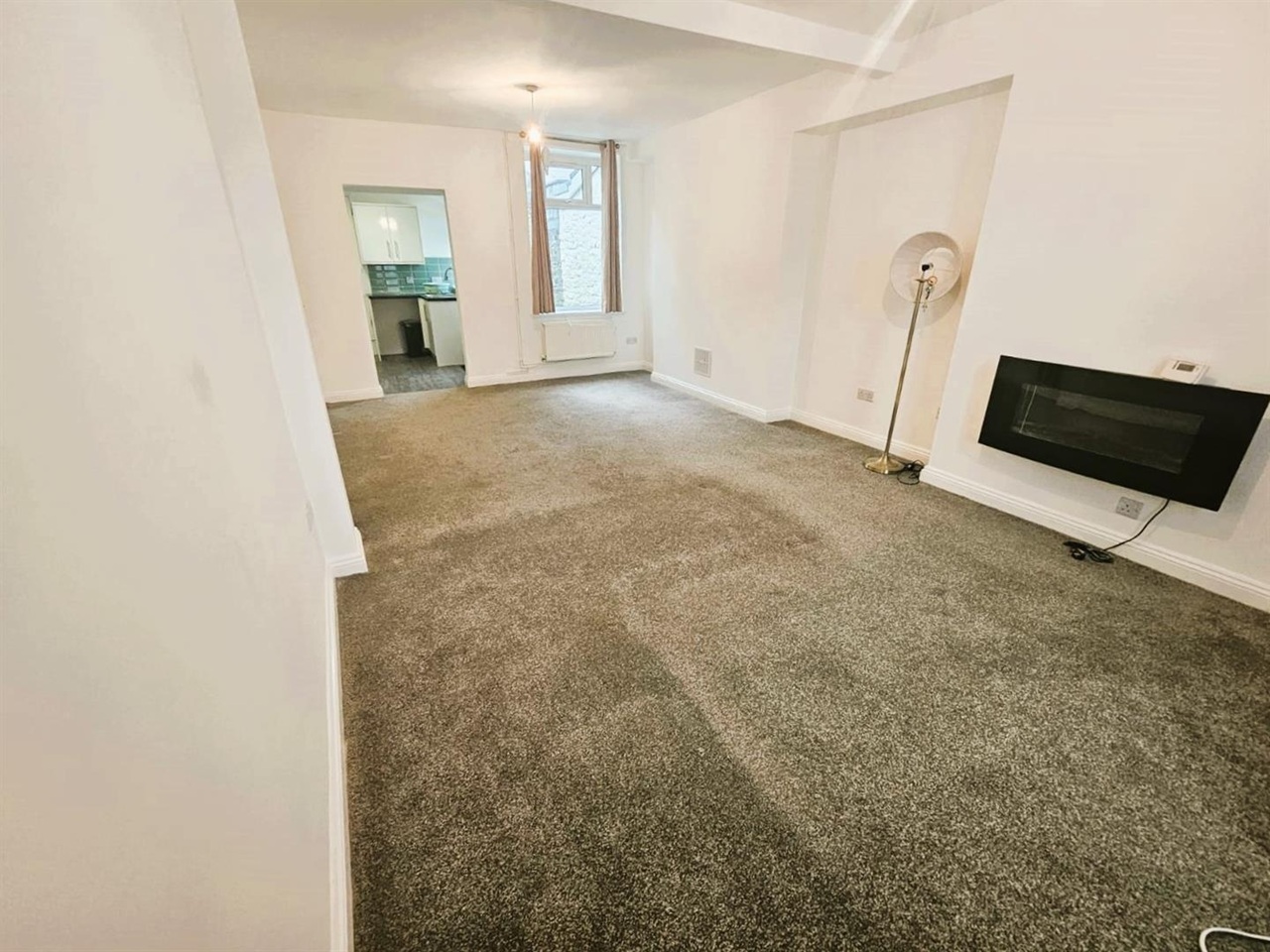 Ferndale - 3 Bed Terraced House, Middle Terrace, CF43 - To Rent Now for ...