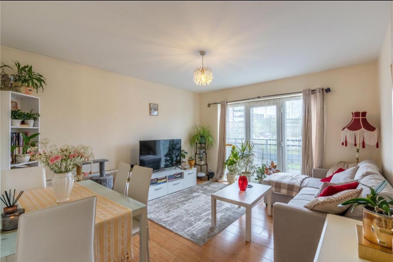 Wolverhampton - 2 Bed Flat, Wolverhampton, WV10 - To Rent Now for £950. ...