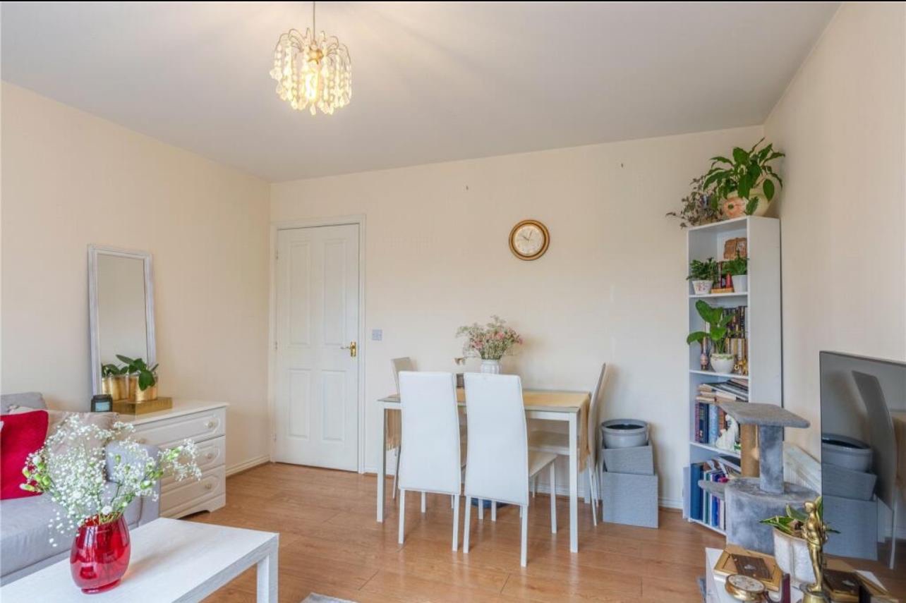 Wolverhampton - 2 Bed Flat, Wolverhampton, WV10 - To Rent Now for £950. ...