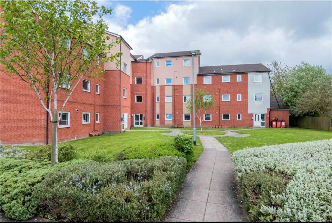 Wolverhampton - 2 Bed Flat, Wolverhampton, WV10 - To Rent Now for £950. ...