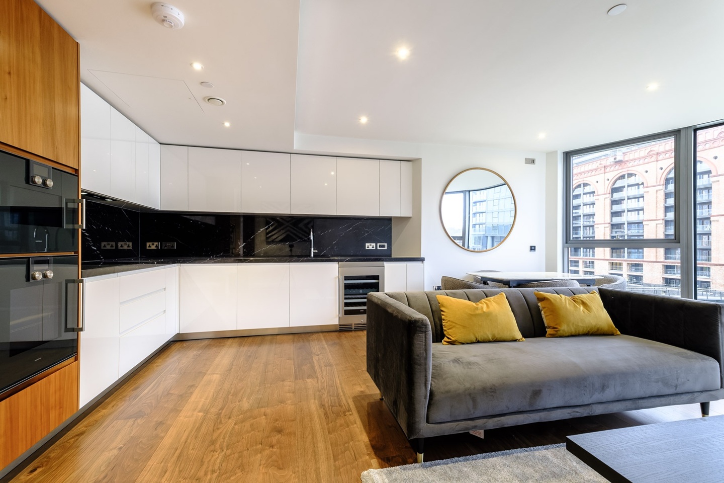 London - 2 Bed Flat, Waterfront Drive, SW10 - To Rent Now for £3,850.00 p/m