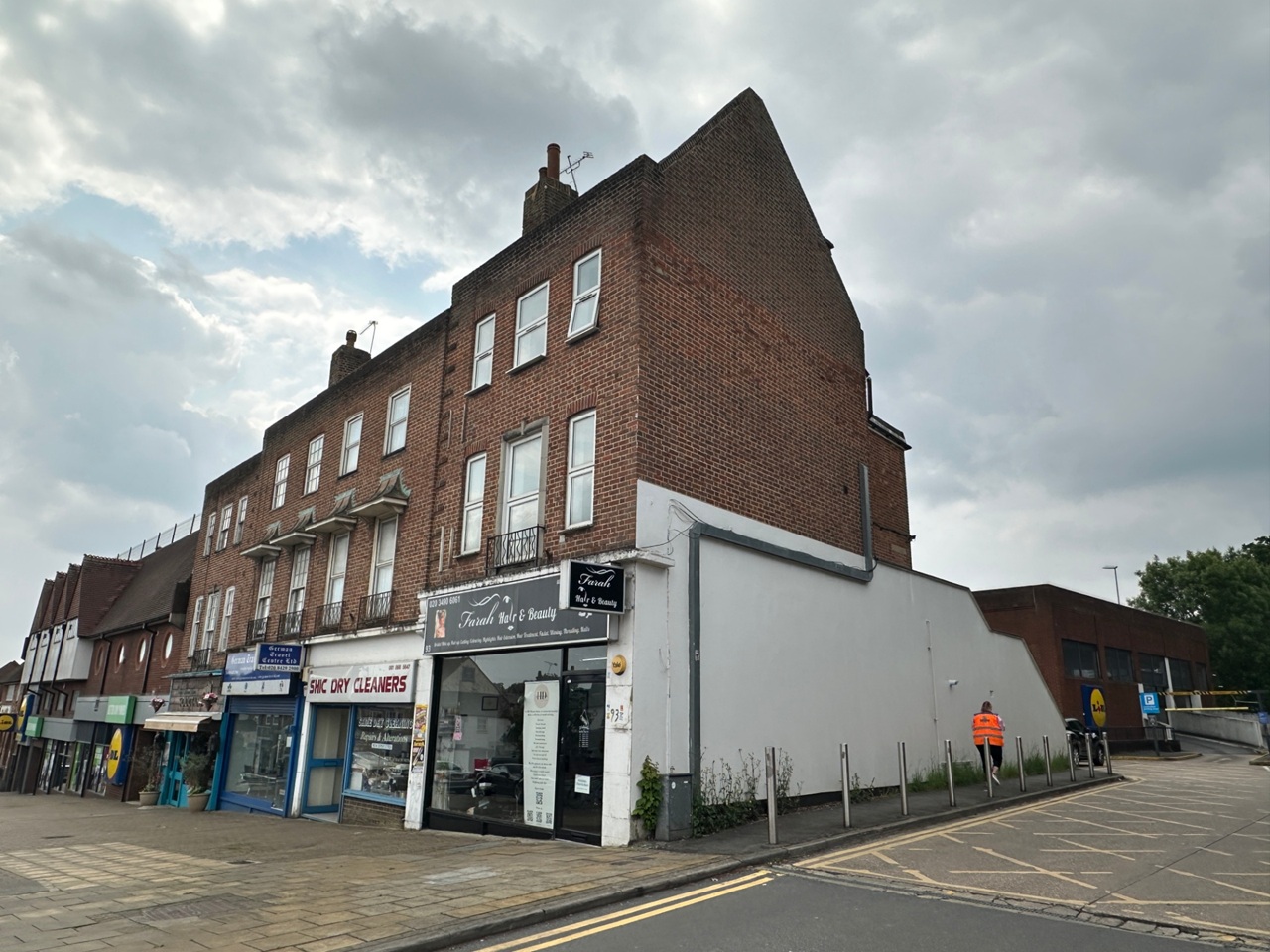 Pinner - 1 Bed Flat, Bridge Street, HA5 - To Rent Now for £1,083.33 p/m