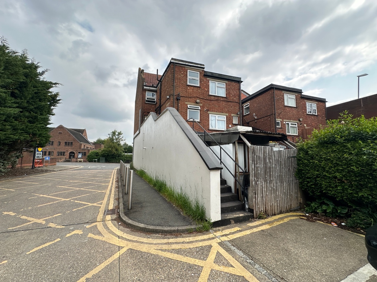 Pinner - 1 Bed Flat, Bridge Street, HA5 - To Rent Now for £1,083.33 p/m