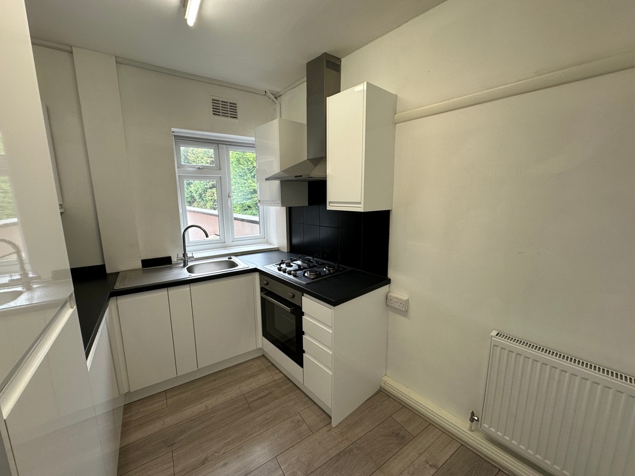 Pinner - 1 Bed Flat, Bridge Street, HA5 - To Rent Now for £1,083.33 p/m
