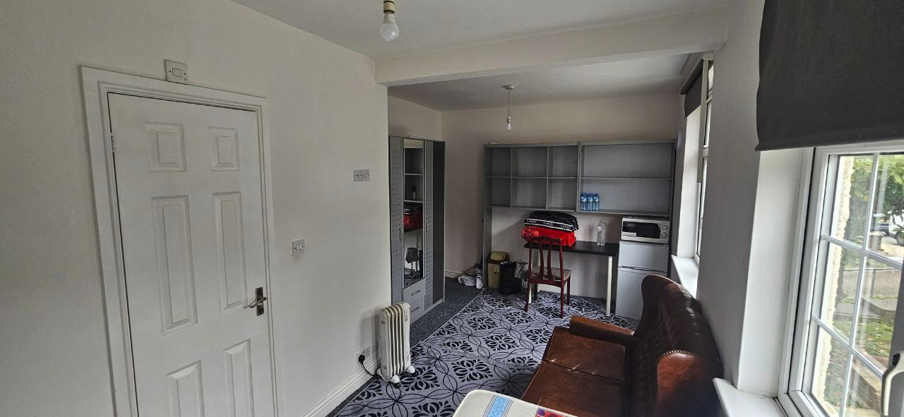 London - Room in a Shared House, Randall Avenue, NW2 - To Rent Now for ...