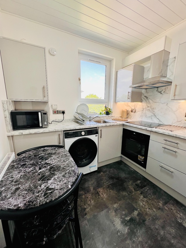 Edinburgh - 1 Bed Flat, Craigentinny Road, EH7 - To Rent Now for £1,200 ...