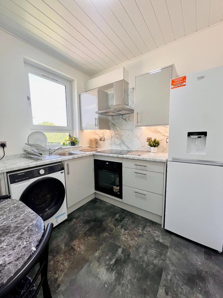 Edinburgh - 1 Bed Flat, Craigentinny Road, EH7 - To Rent Now for £1,200 ...