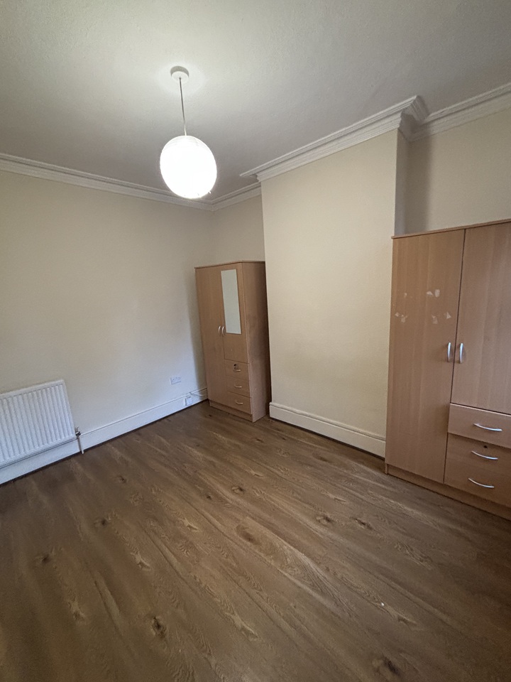 Watford - 2 Bed Flat, Saint Albans Road, WD24 - To Rent Now for £1,500. ...