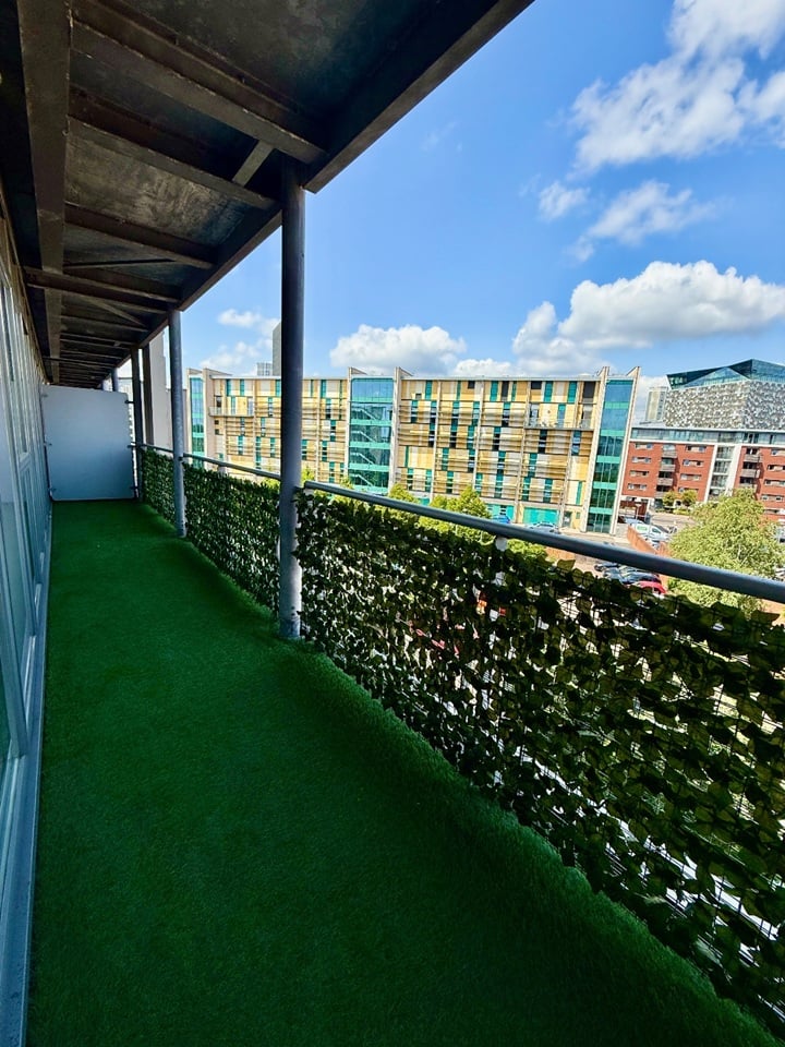 Birmingham - 2 Bed Flat, Langley Walk, B15 - To Rent Now for £1,300.00 p/m