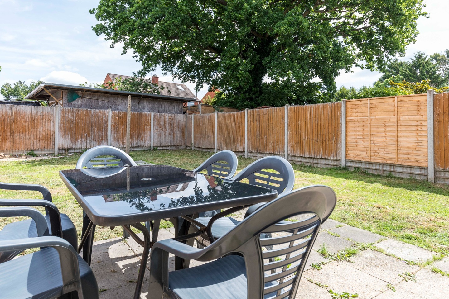 Crawley - 3 Bed Semi-Detached House, Hazel Close, RH11 - To Rent Now ...