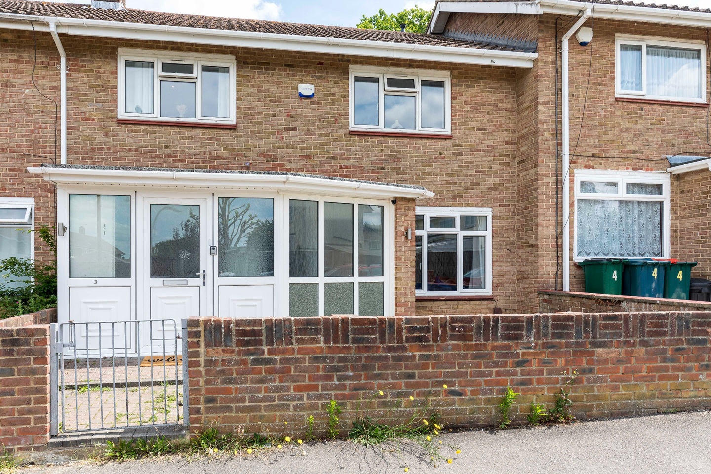 Crawley - 3 Bed Semi-Detached House, Hazel Close, RH11 - To Rent Now ...