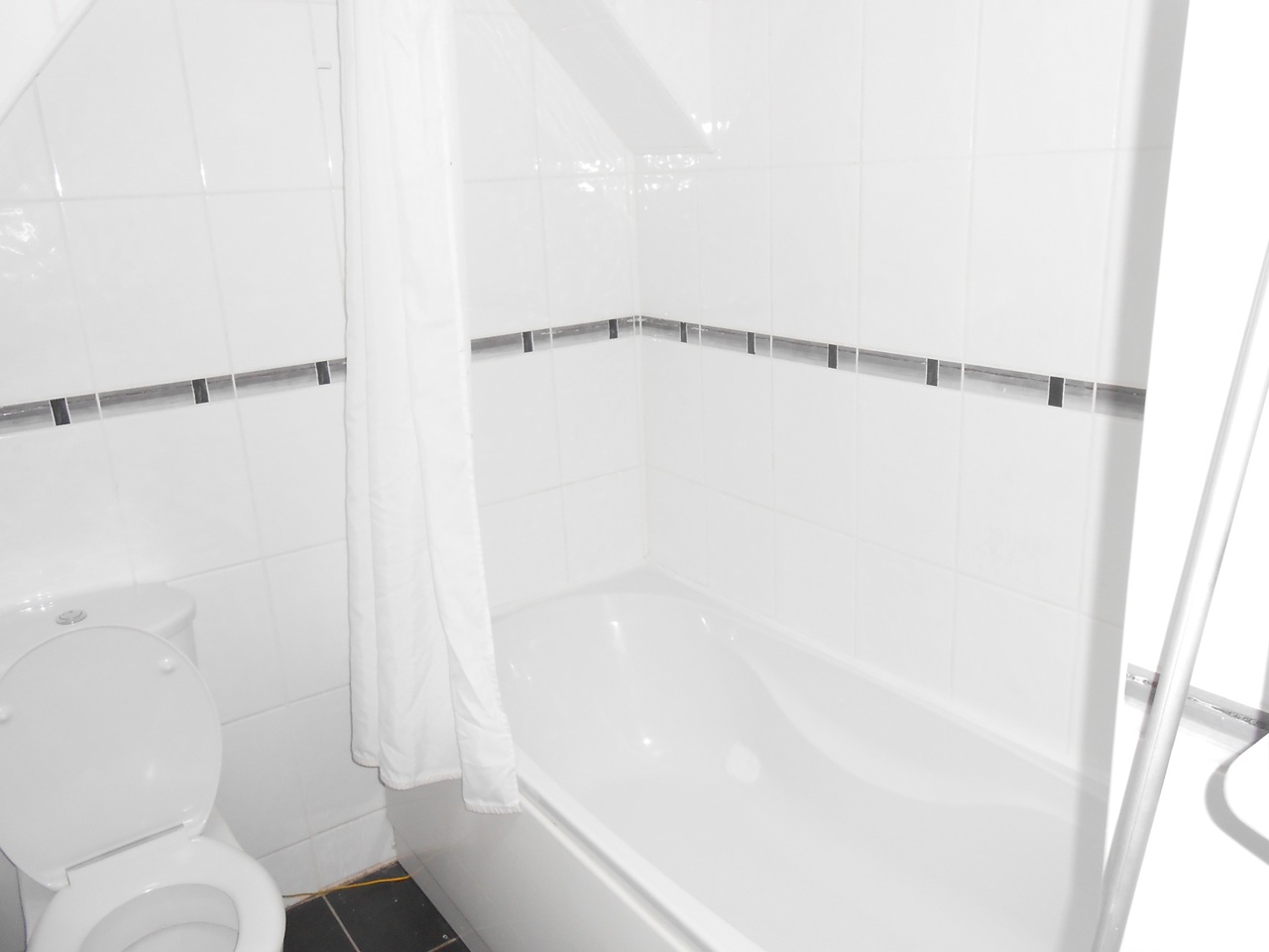 Cardiff - 1 Bed Flat, Claude Road, CF24 - To Rent Now for £750.00 p/m