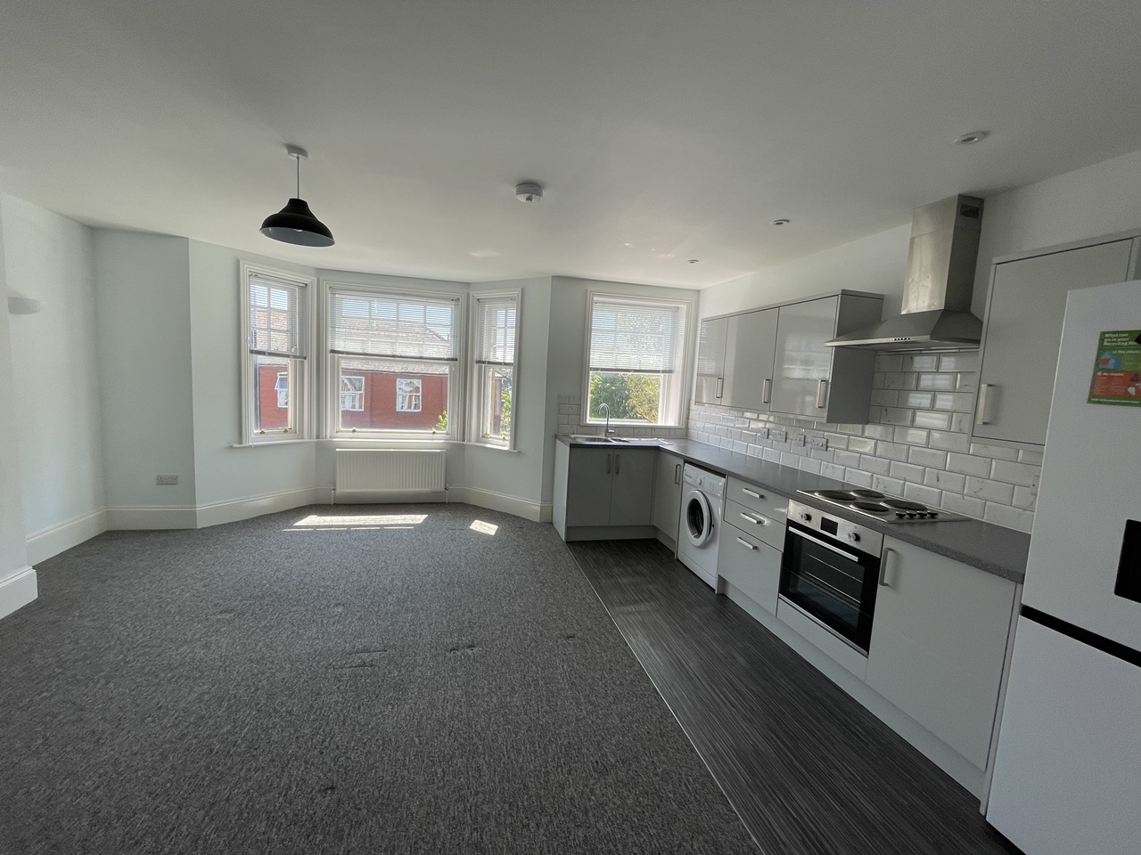 Eastbourne - 2 Bed Flat, South Street, BN21 - To Rent Now for £1,100.00 p/m