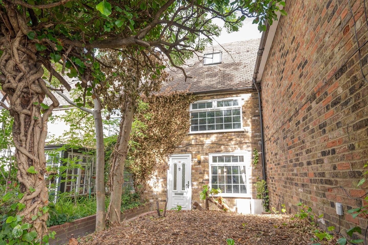 London - 3 Bed Semi-Detached House, The Burroughs, NW4 - To Rent Now ...