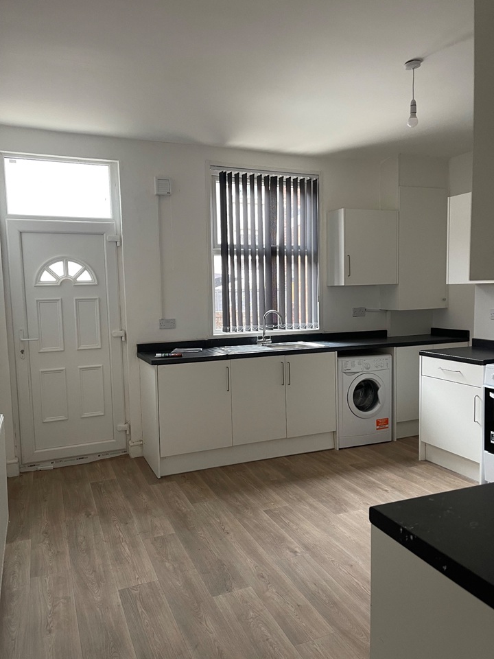 Leeds - Room in a Shared House, Ashton Street, LS8 - To Rent Now for £ ...