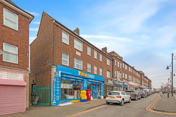 Romford - 3 Bed Terraced House, Collier Row Road, RM5 - To Rent Now for ...