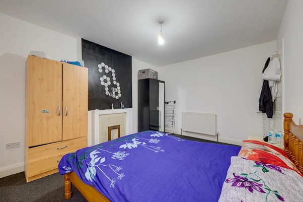 Romford - 3 Bed Terraced House, Collier Row Road, RM5 - To Rent Now for ...