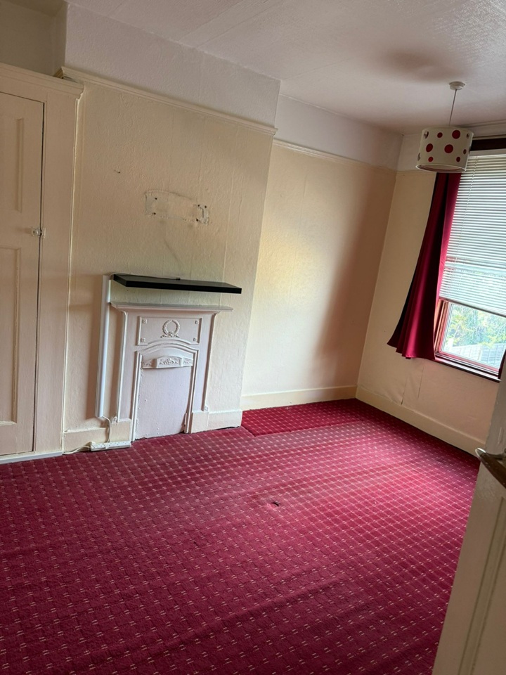 Ilford - 5 Bed Detached House, Vernon Road, IG3 - To Rent Now for £2,650.00 p/m