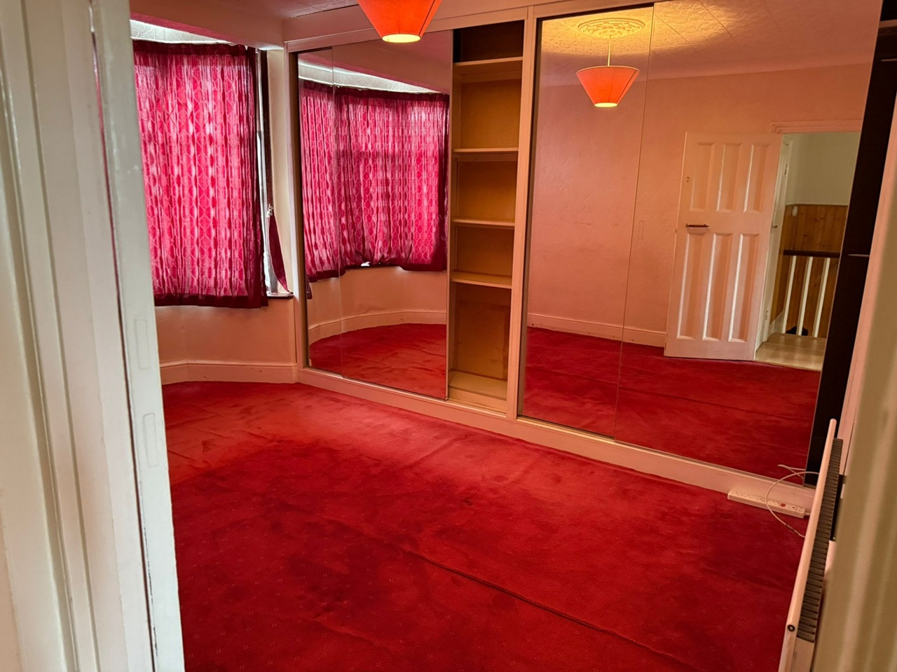 Ilford - 5 Bed Detached House, Vernon Road, IG3 - To Rent Now for £2,650.00 p/m