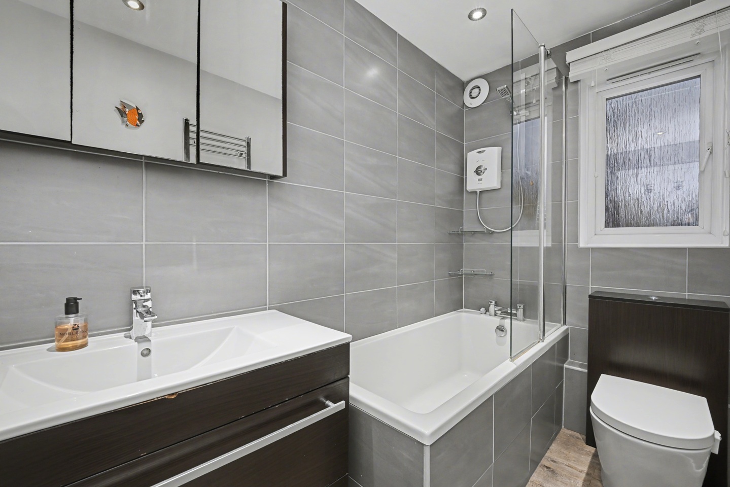 London - 2 Bed Flat, Dobson House, SE14 - To Rent Now for £1,799.00 p/m