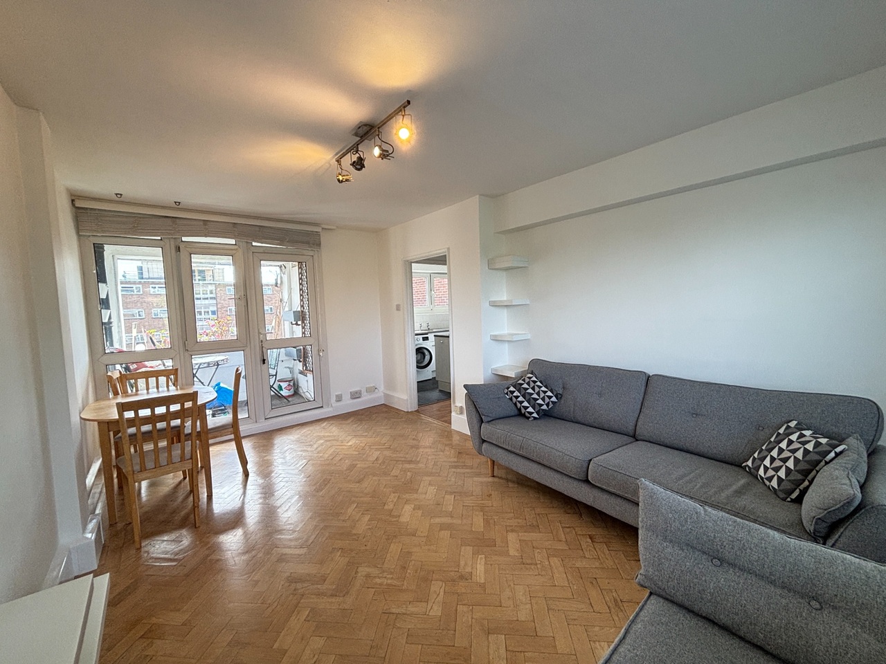 London - 2 Bed Flat, Gover Court, SW4 - To Rent Now for £1,900.00 p/m