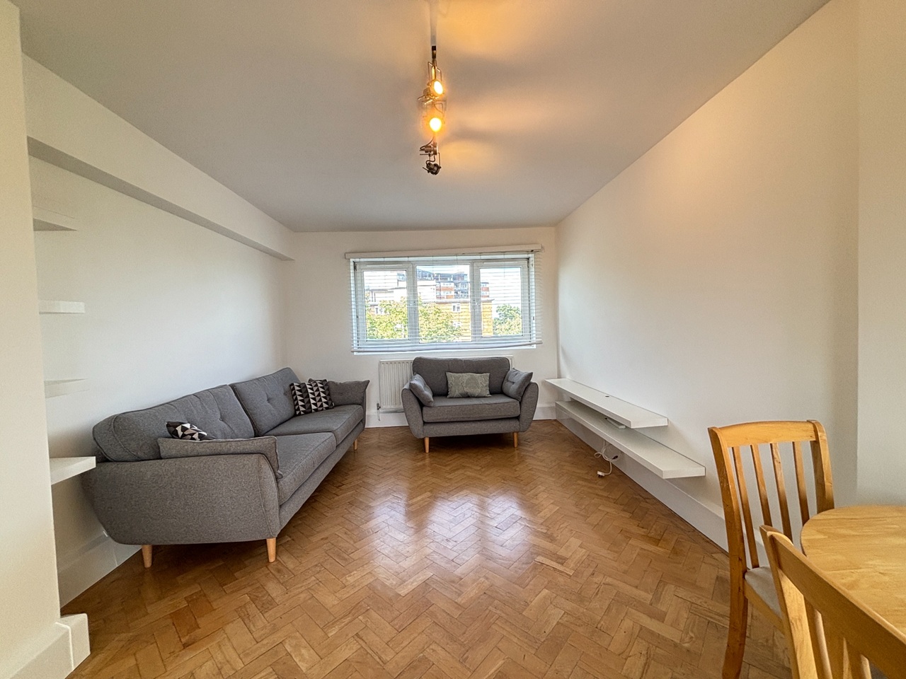 London - 2 Bed Flat, Gover Court, SW4 - To Rent Now for £1,900.00 p/m