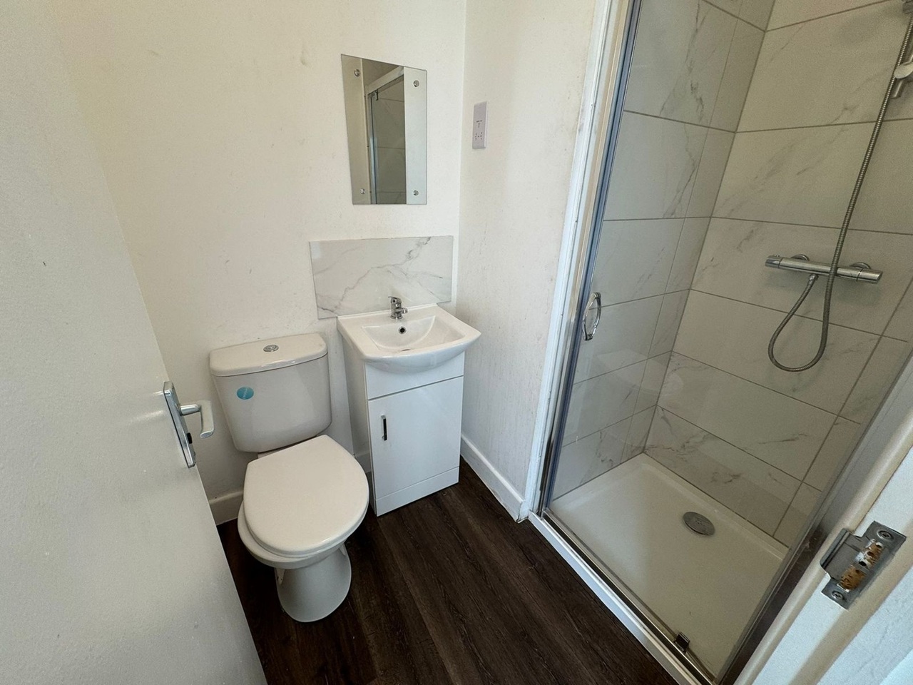 London - Studio Flat, Hanger Lane, W5 - To Rent Now for £895.00 p/m