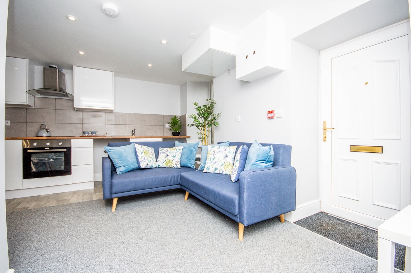 Bacup - 1 Bed Flat, Rochdale Road, OL13 - To Rent Now for £550.00 p/m