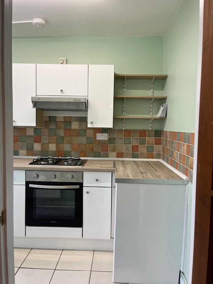 Plymouth - 2 Bed Flat, St. Levan Road, PL2 - To Rent Now for £895.00 p/m