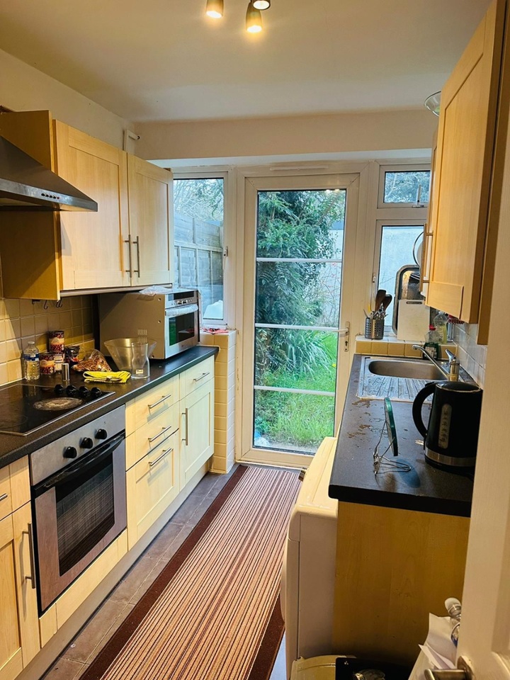 London - 2 Bed Flat, Dunbar Court, N12 - To Rent Now for £2,000.00 p/m