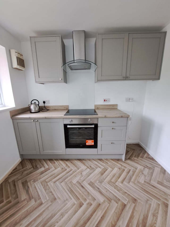 Brierley Hill - 1 Bed Flat, Chapel Court, DY5 - To Rent Now for £750.00 p/m