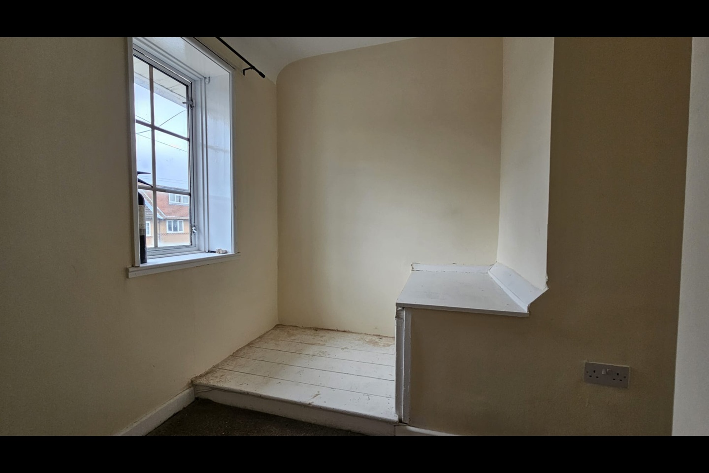 Edgware - 3 Bed Terraced House, Abbots Road, HA8 - To Rent Now for £ ...