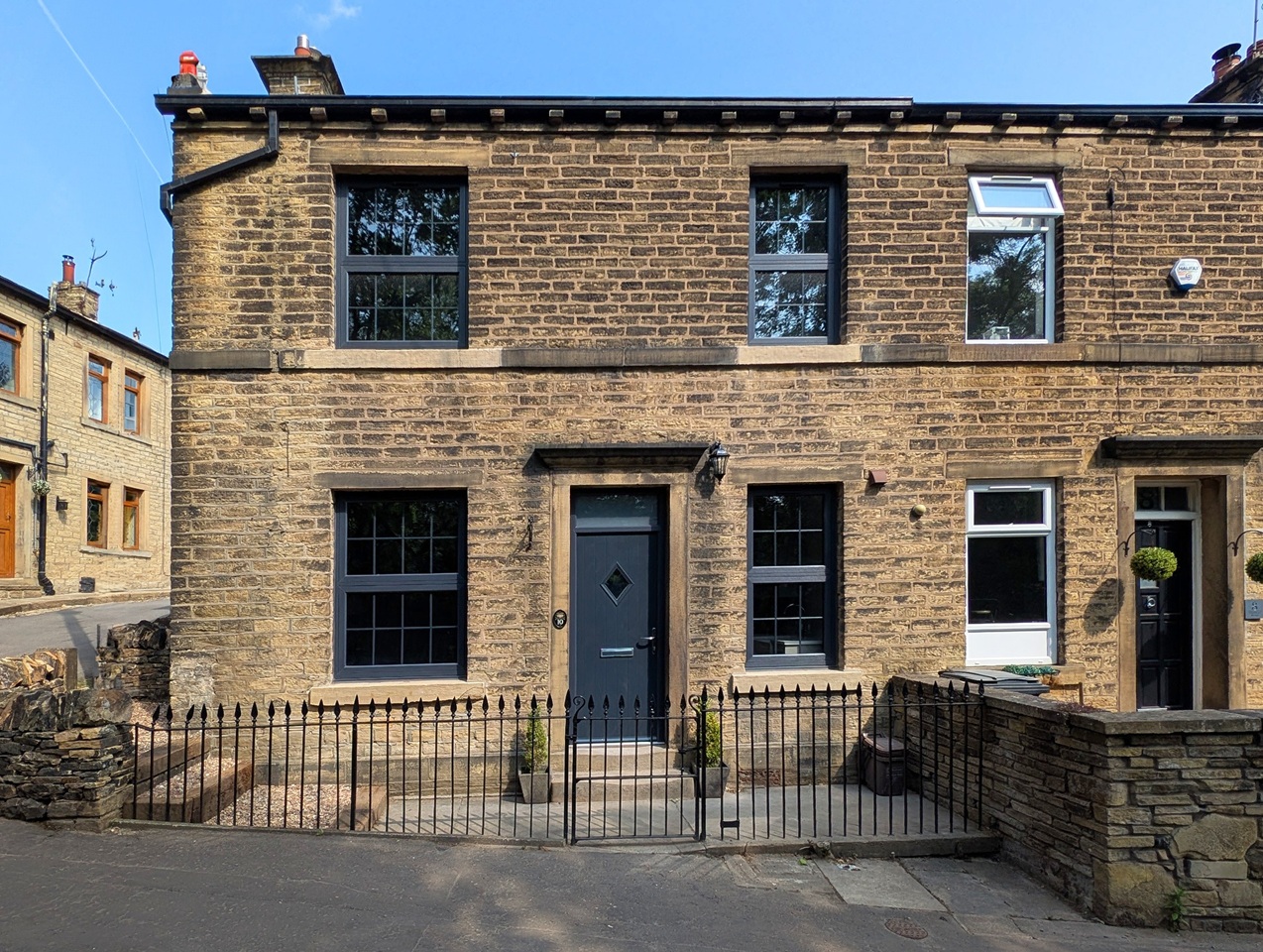 Holywell Green, Halifax - 2 Bed End Terrace, Station Road, HX4 - To ...