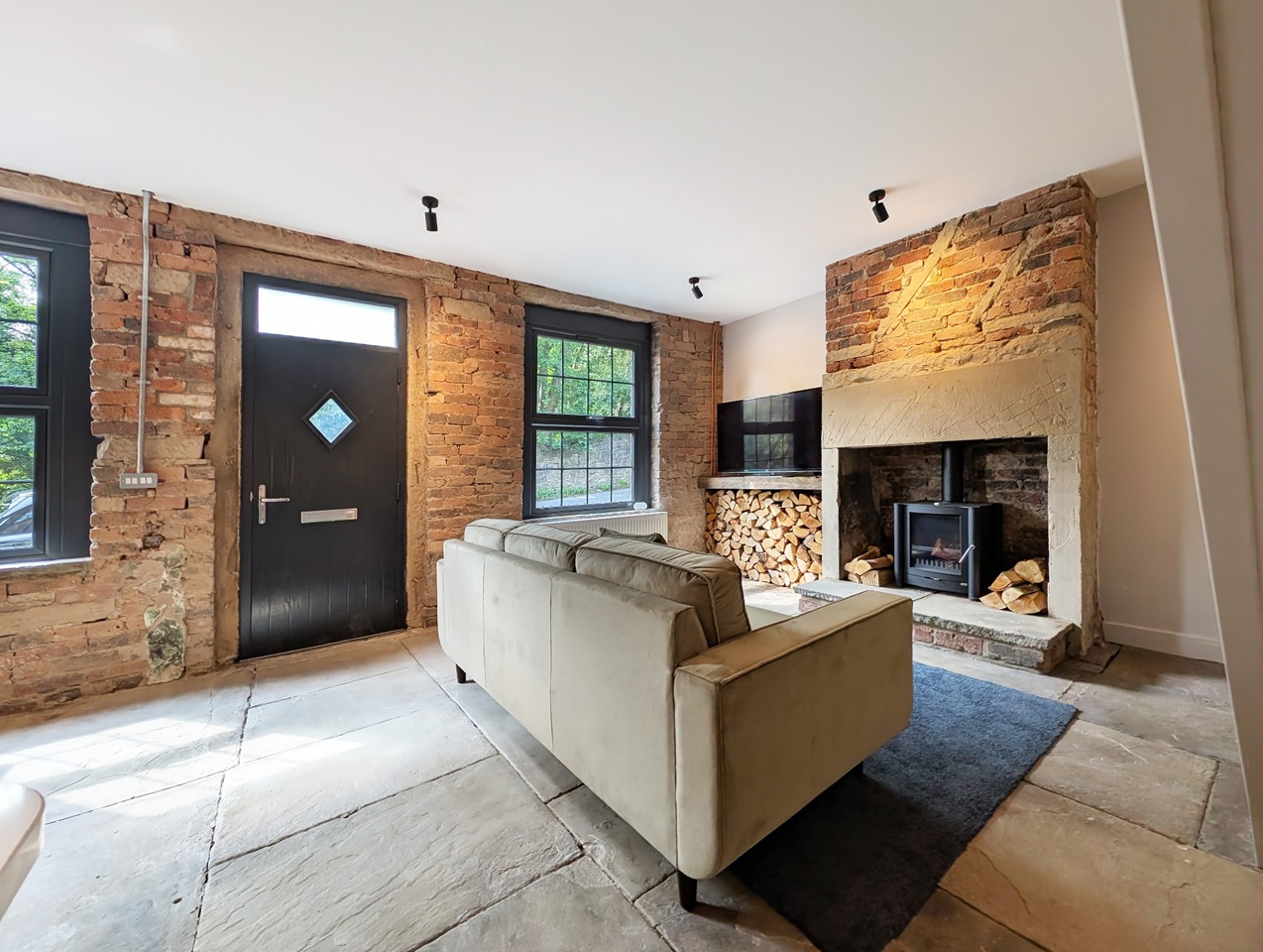 Holywell Green, Halifax - 2 Bed End Terrace, Station Road, HX4 - To ...