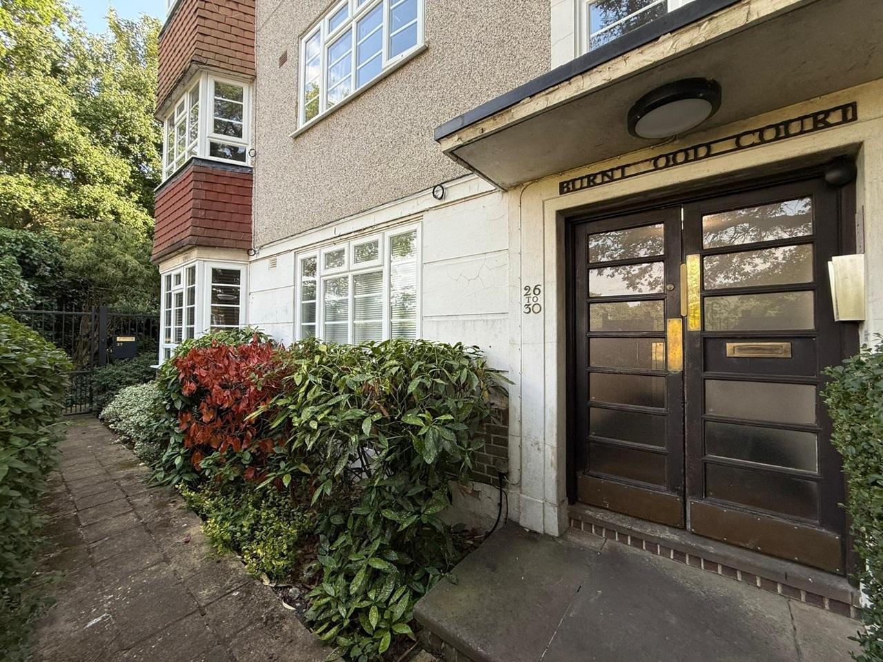 London - 2 Bed Flat, Burntwood Court, SW17 - To Rent Now for £1,800.00 p/m