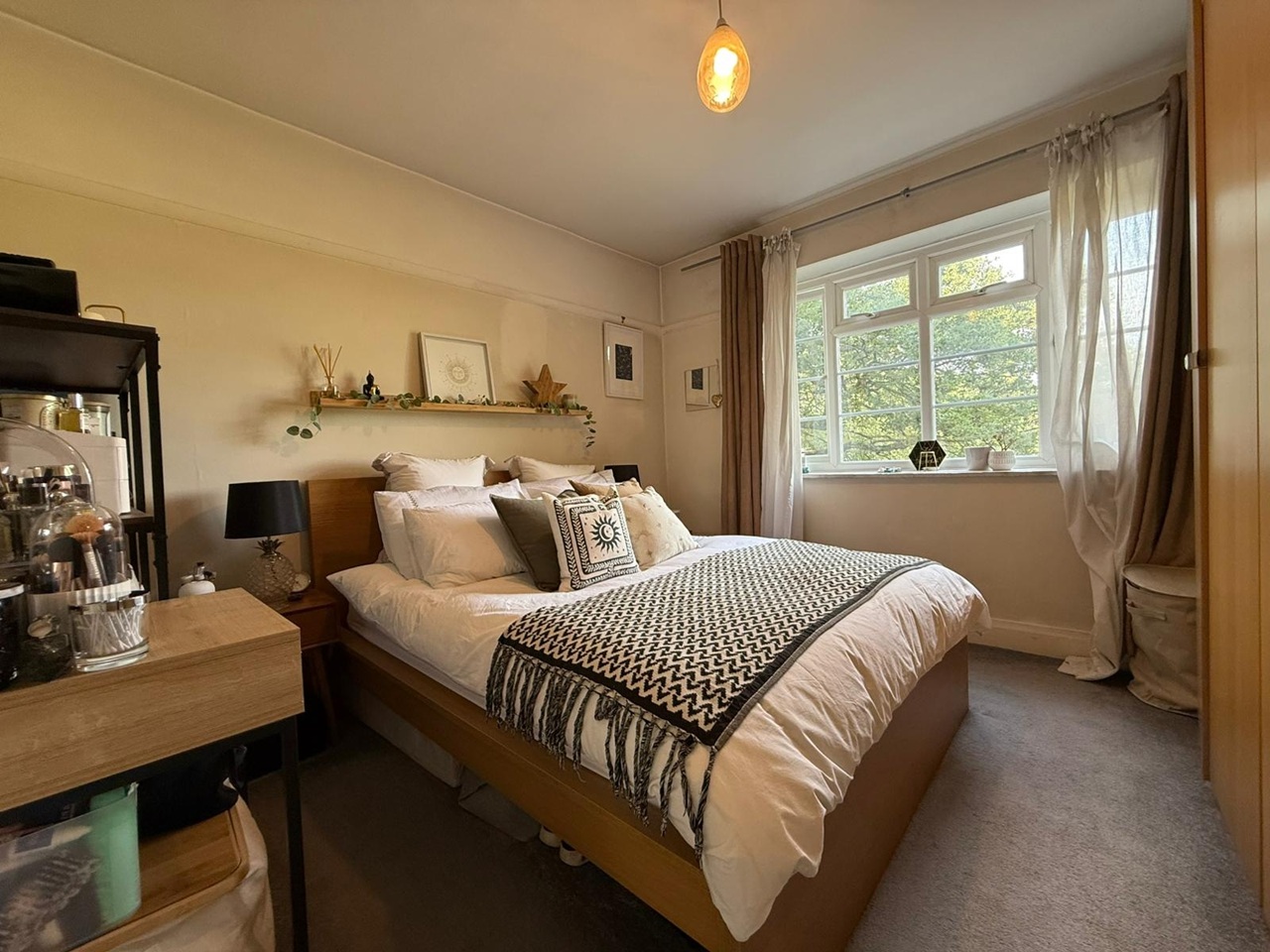 London - 2 Bed Flat, Burntwood Court, SW17 - To Rent Now for £1,800.00 p/m