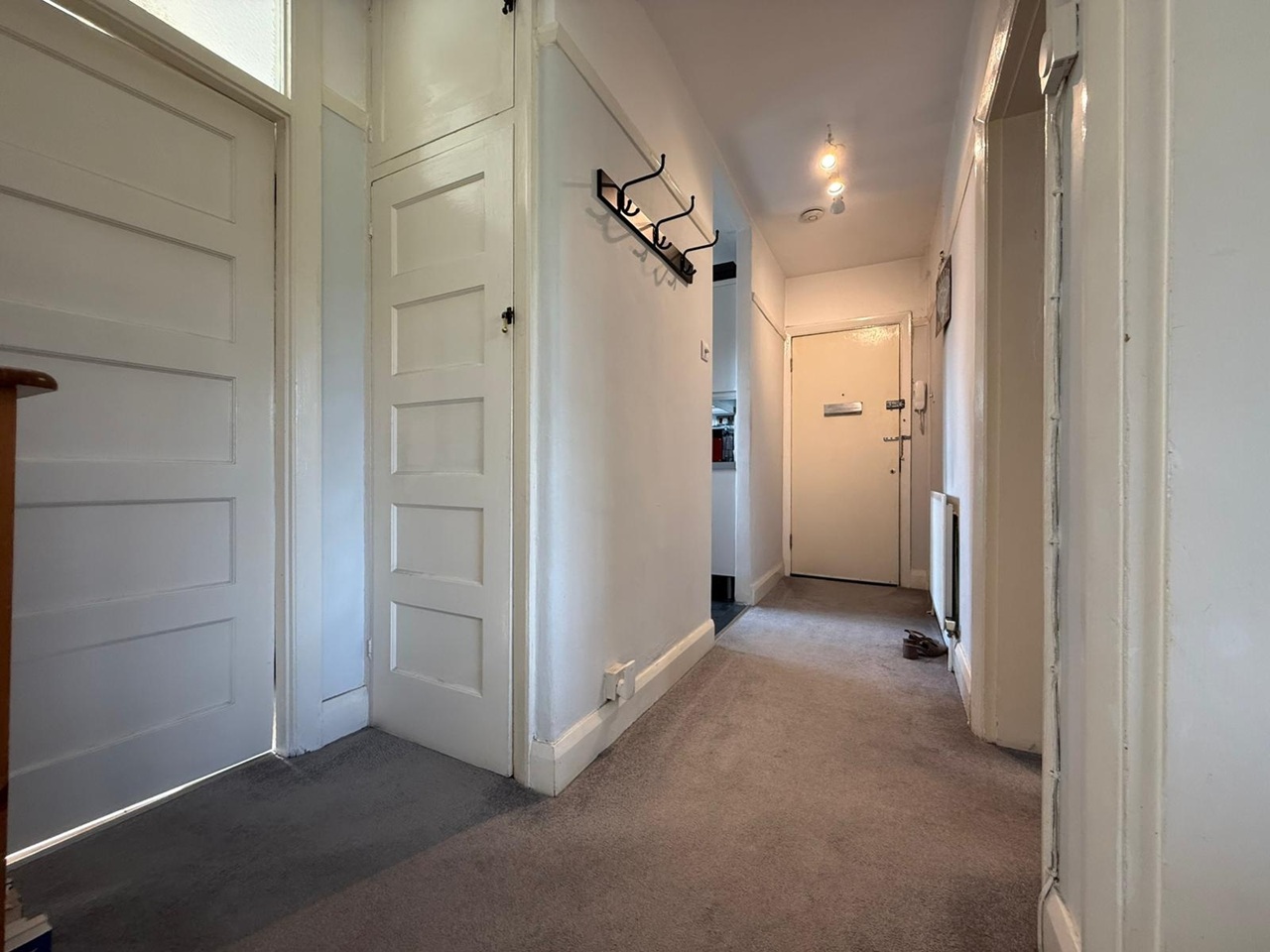 London - 2 Bed Flat, Burntwood Court, SW17 - To Rent Now for £1,800.00 p/m