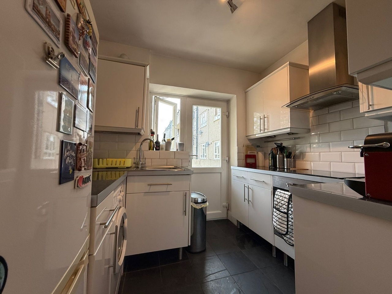 London - 2 Bed Flat, Burntwood Court, SW17 - To Rent Now for £1,800.00 p/m