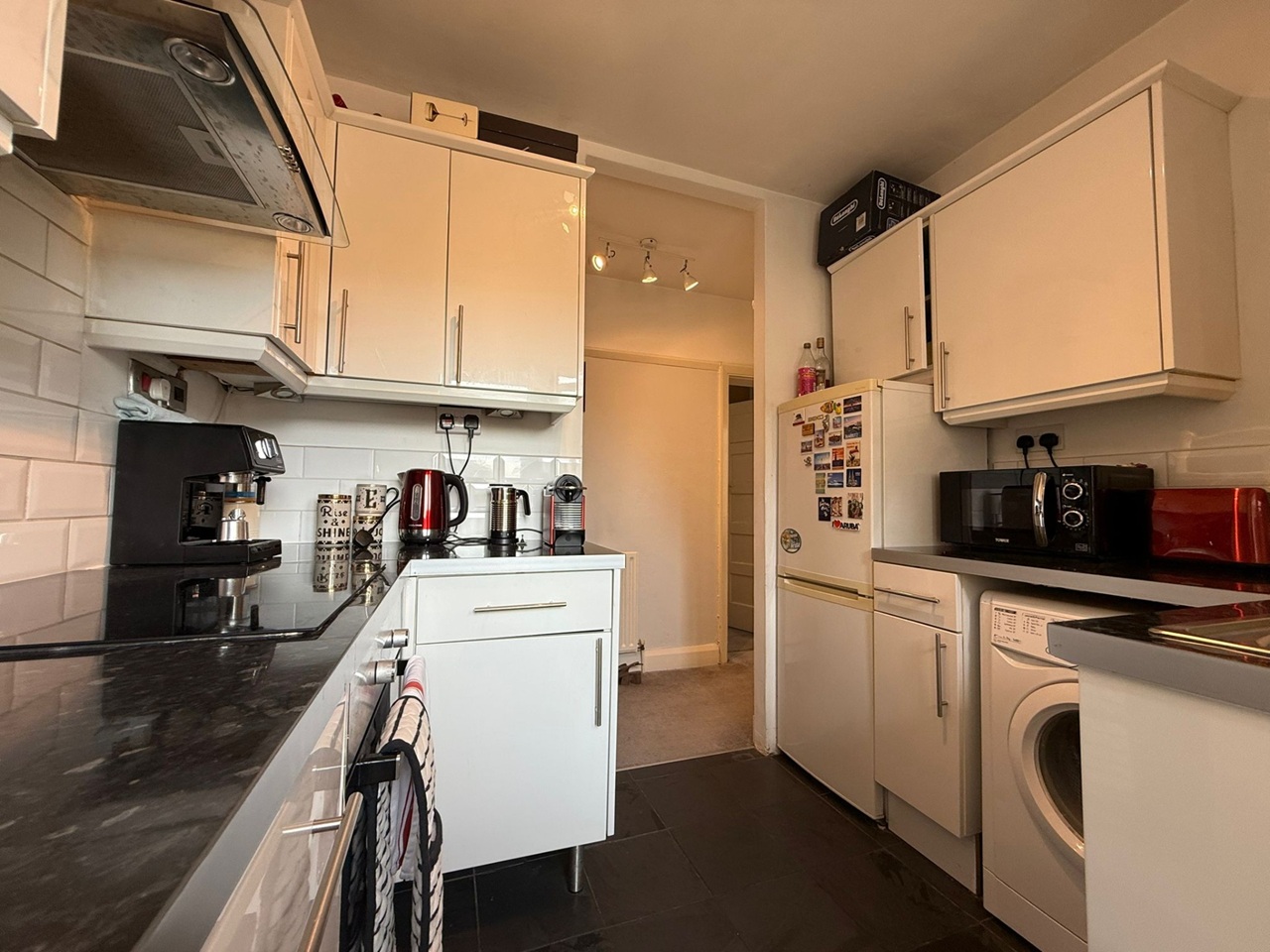 London - 2 Bed Flat, Burntwood Court, SW17 - To Rent Now for £1,800.00 p/m