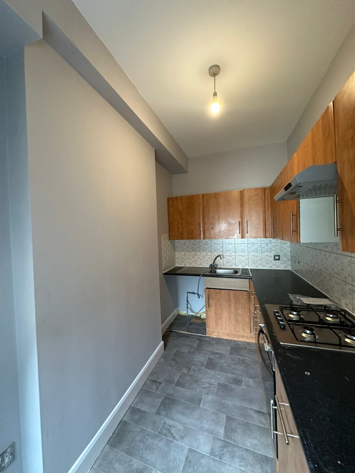 London - 2 Bed Flat, Bromley Road, SE6 - To Rent Now for £1,700.00 p/m
