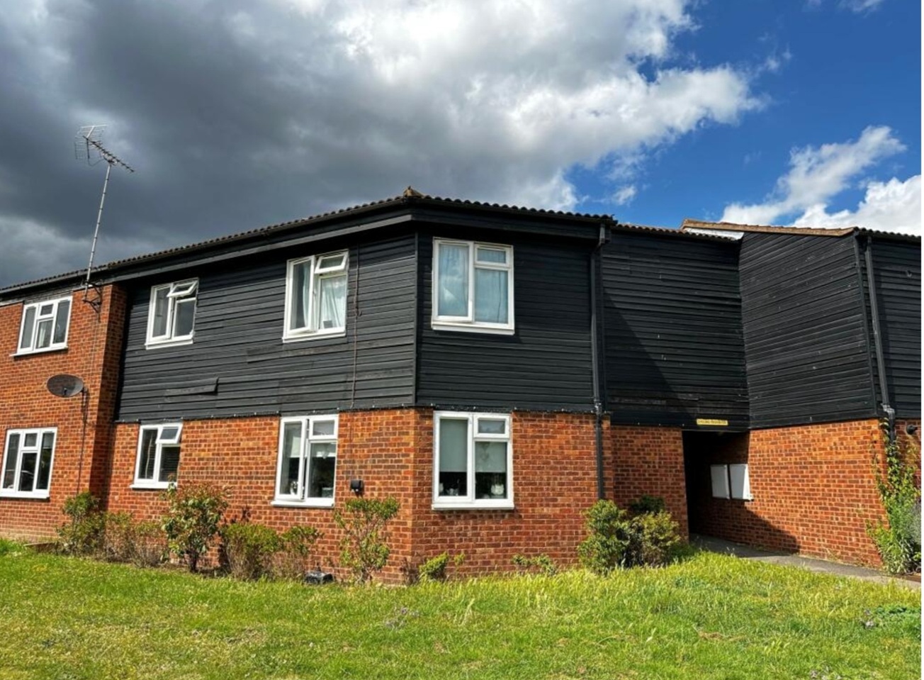 Southend-On-Sea - 1 Bed Flat, Lundy Close, SS2 - To Rent Now for £1,000 ...