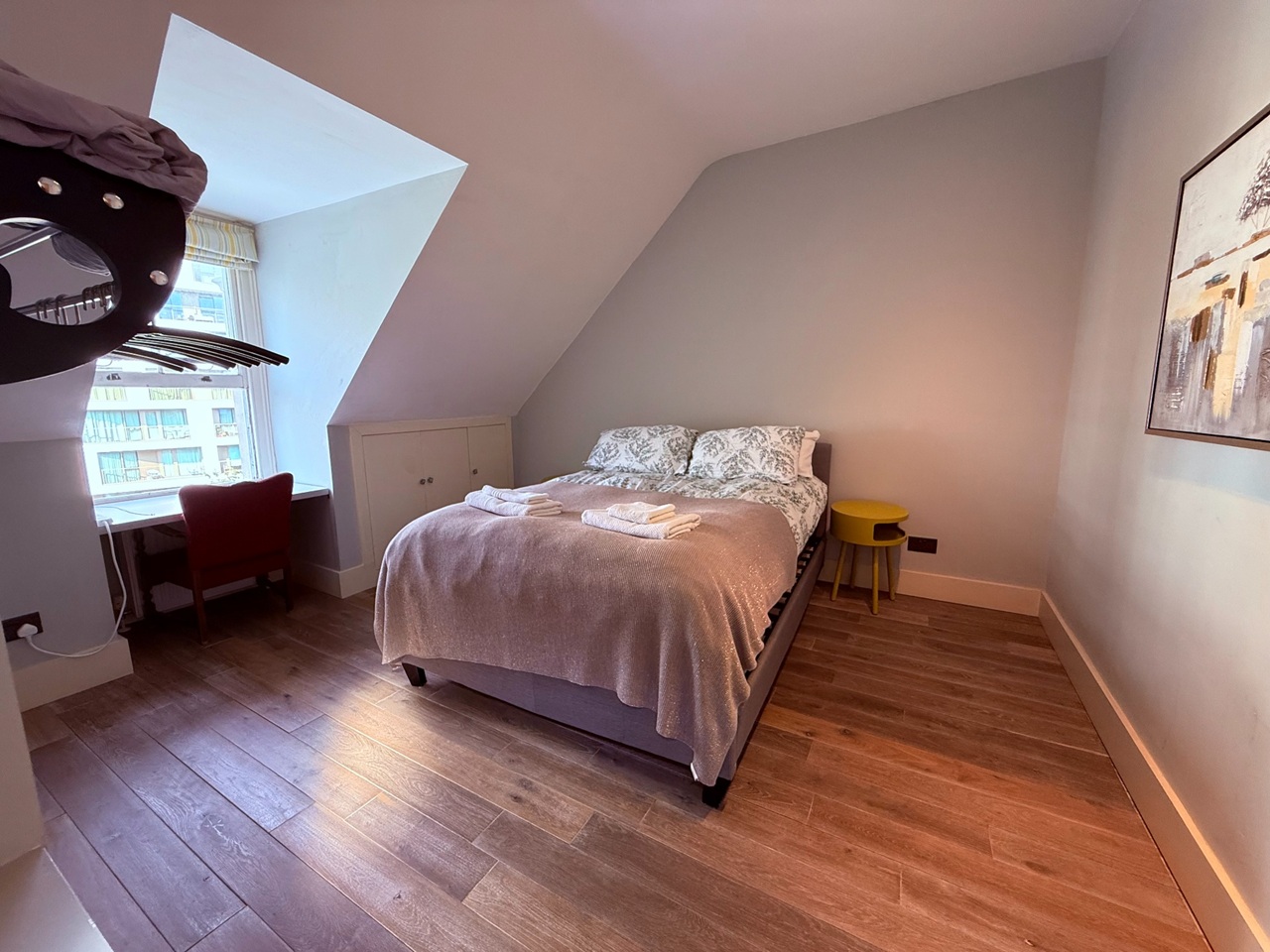London - 3 Bed Flat, Avonmore Road, W14 - To Rent Now for £3,600.00 p/m